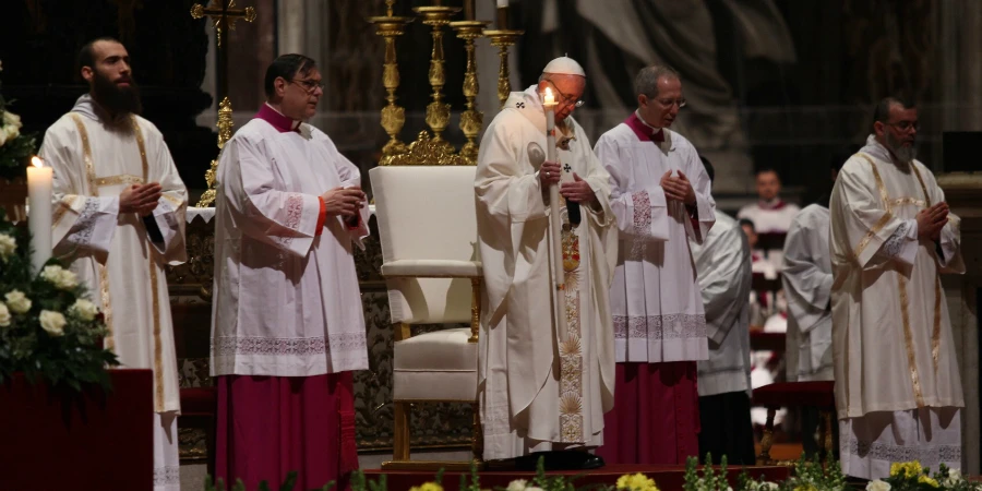 You are called to be leaven, Pope tells consecrated men, women ...