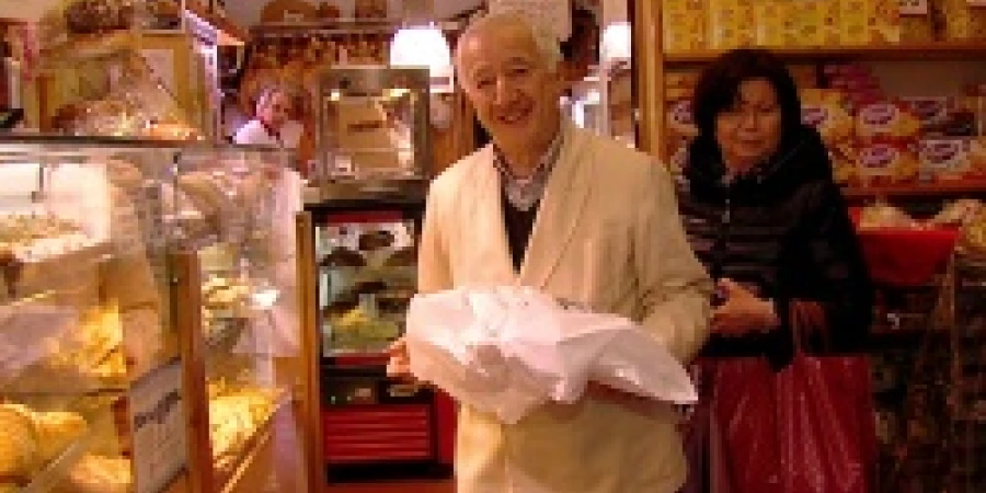 Roman baker sells Easter cakes to commemorate Vatican basilica ...