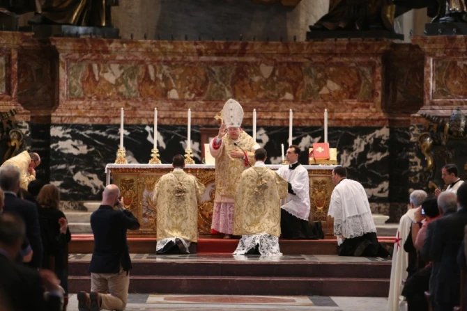 Cardinal Raymond Burke to celebrate Traditional Latin Mass in St. Peter ...