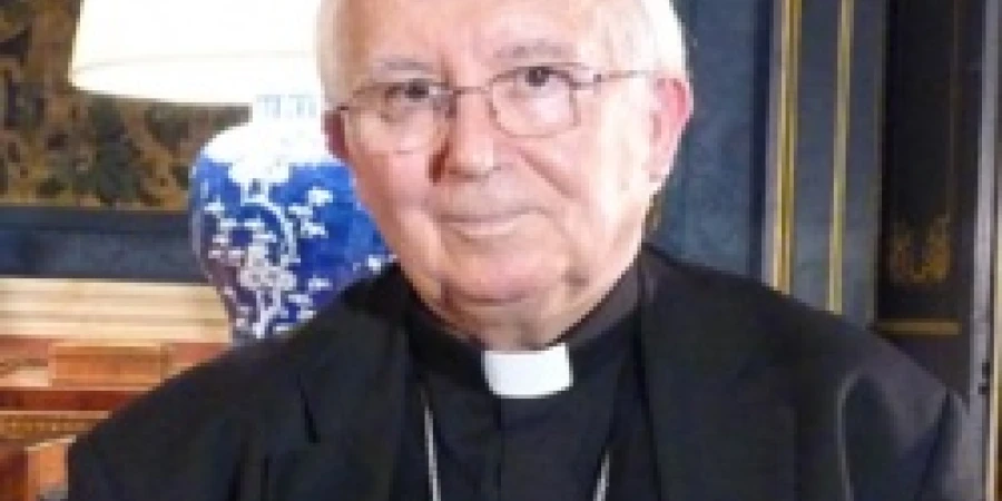 Cardinal: If Lefebvre had seen proper Mass, he may not have split ...