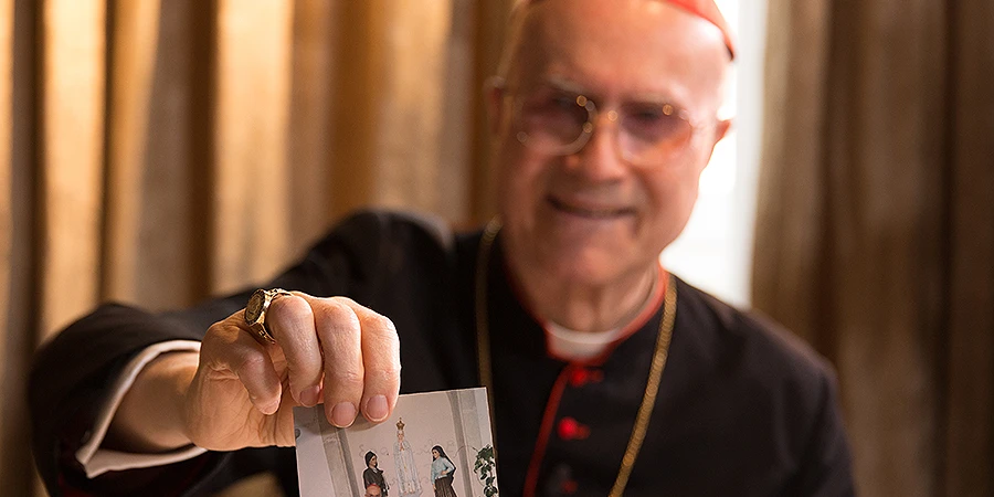 Cardinal Bertone talks about the third secret of Fatima | Catholic News ...