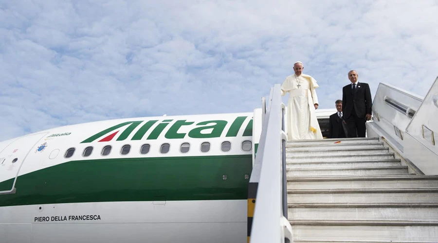 pope francis plane
