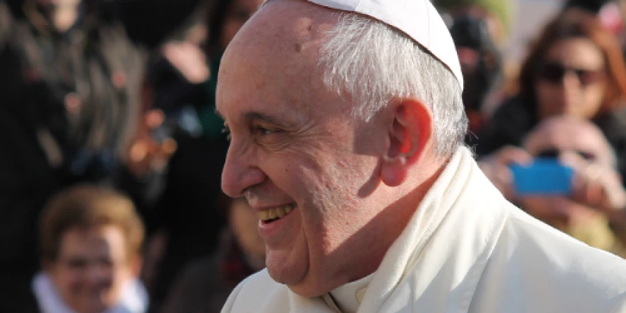 Pope: Eucharist helps us to see the face of Christ in others | Catholic ...