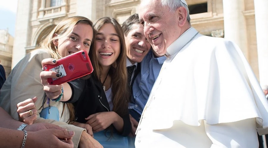 pope selfie