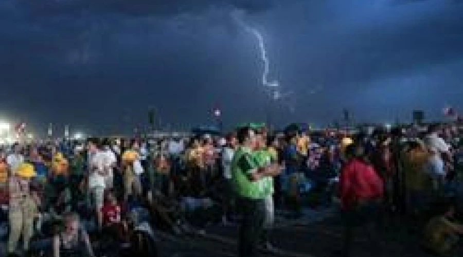 pope benedict lightning