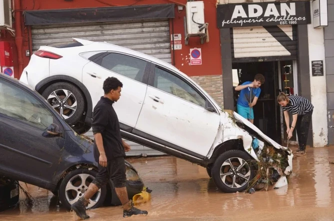 Church in Spain mobilizes as severe flooding leaves more than 60 dead ...