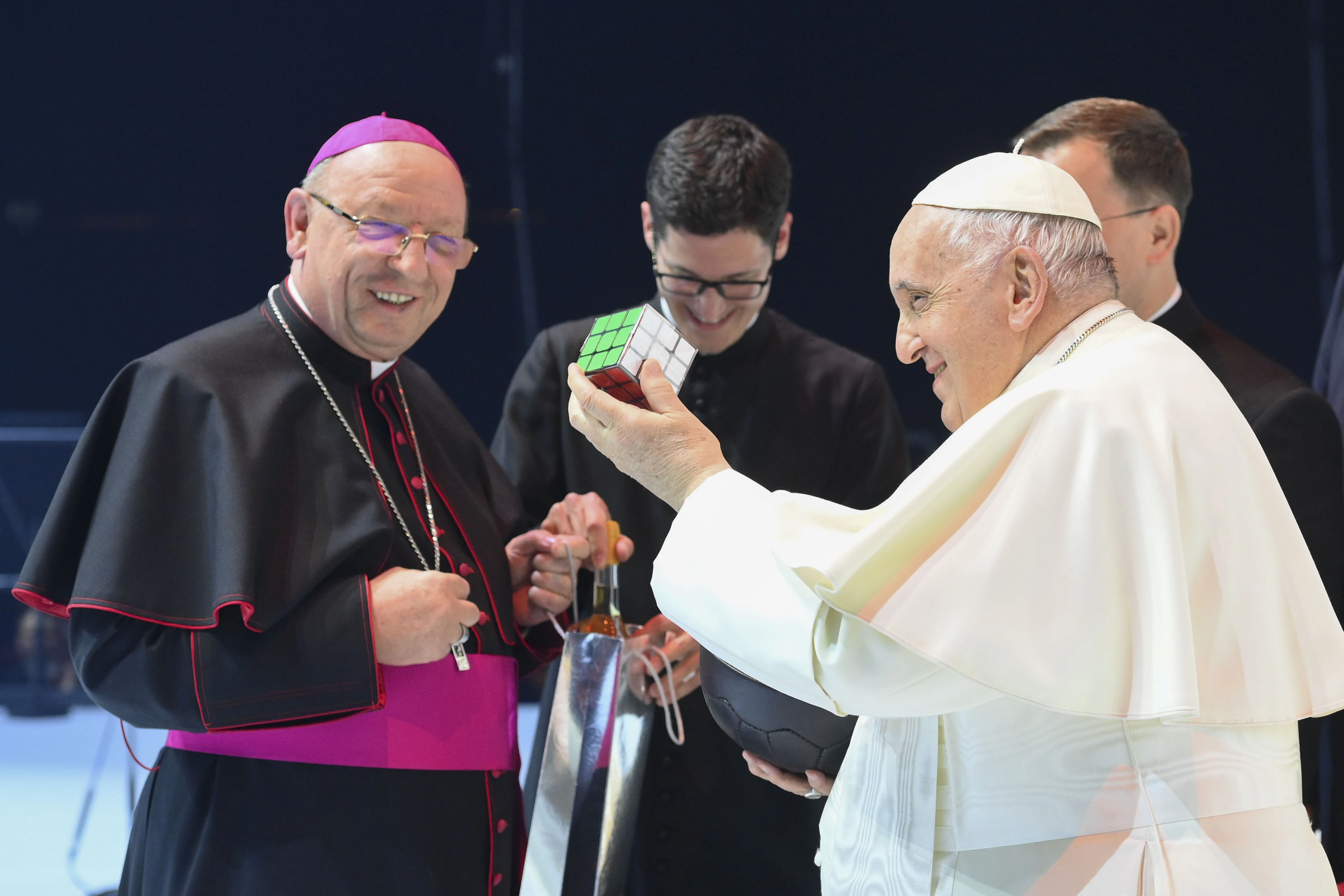 TEXT: ‘Don’t be couch potatoes!’ Pope Francis urges youth | Catholic ...