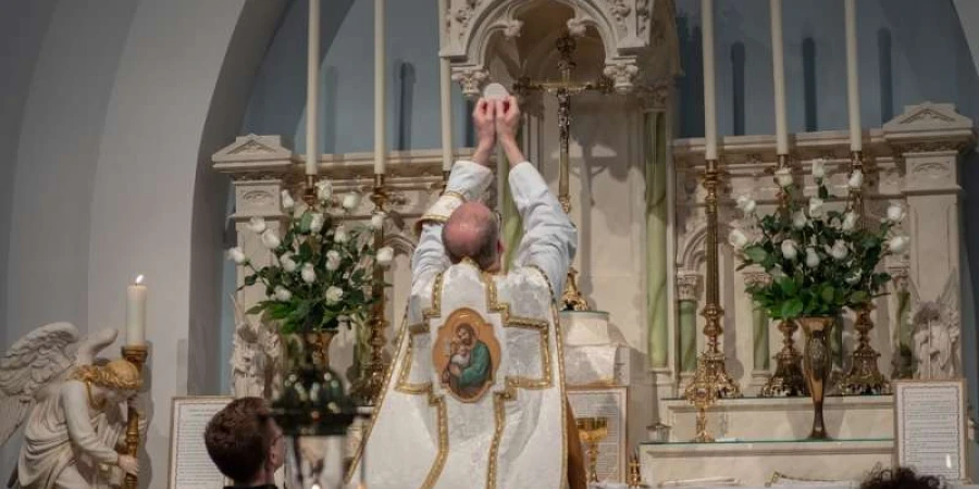 The Traditional Latin Mass: A first-timer's guide | Catholic News Agency