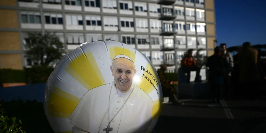 Pope Francis: Temptations, falls do not end in failure for those who ...