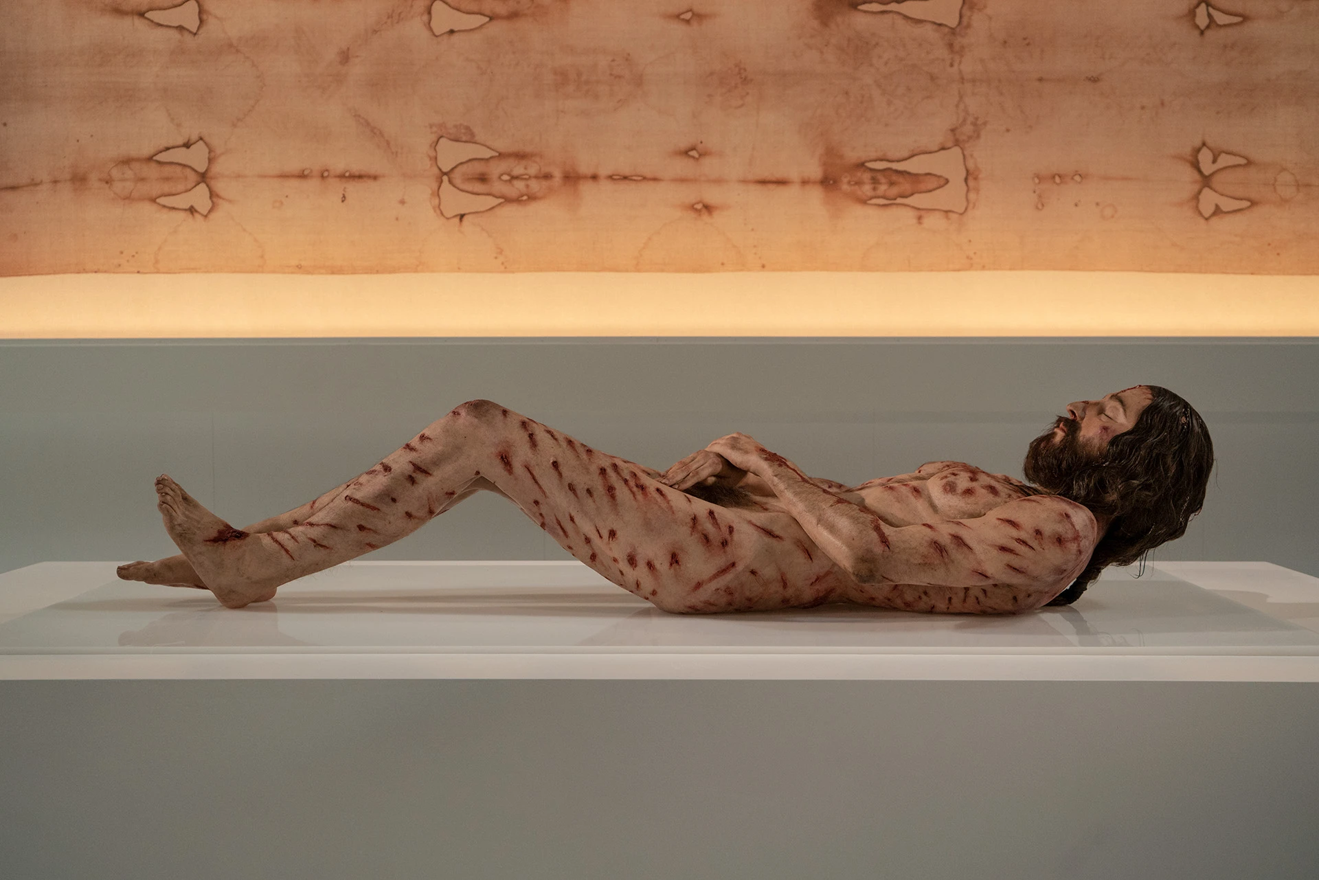 The first hyper-realistic body of Christ based on the Holy Shroud is on ...