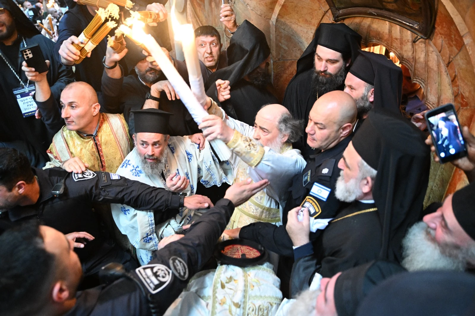 ‘Holy Fire’ ceremony at Jesus’ tomb marks beginning of Orthodox Easter ...