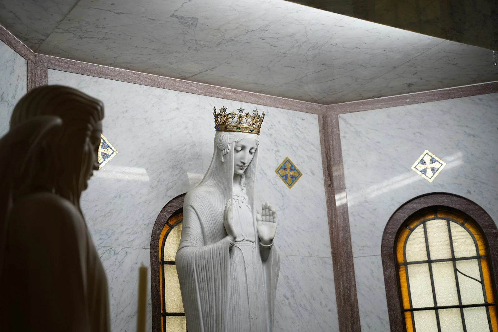 Crown restored to Marian statue at Michigan parish after missing for 44 ...