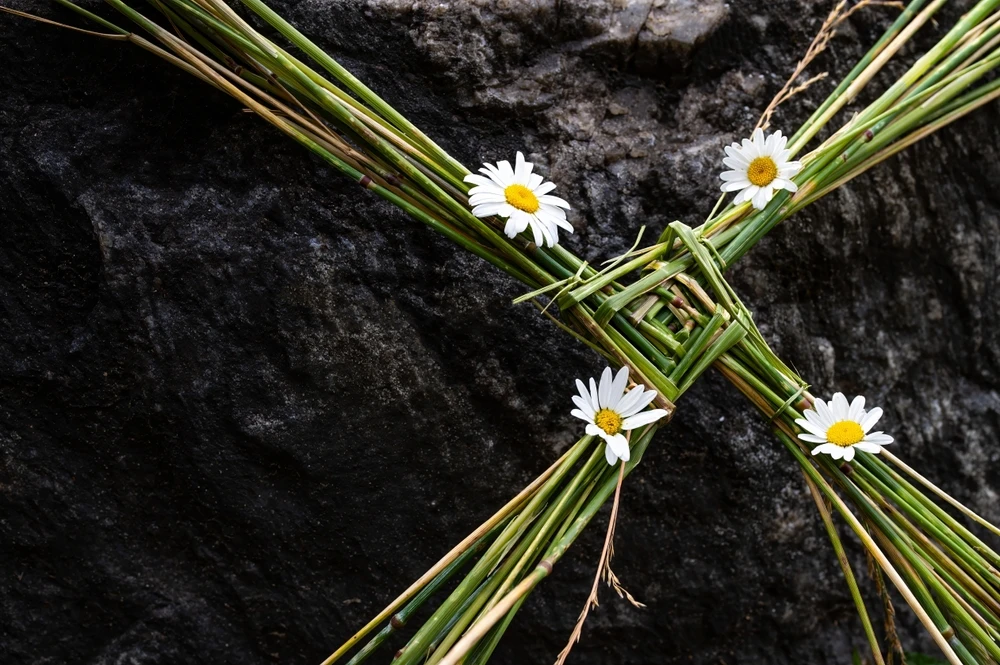 St. Brigid of Ireland and her unmistakable Irish cross | Catholic News ...