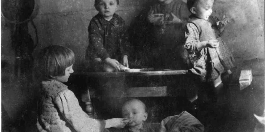 Ulma family beatification: A novena for this family of 9 martyred by ...