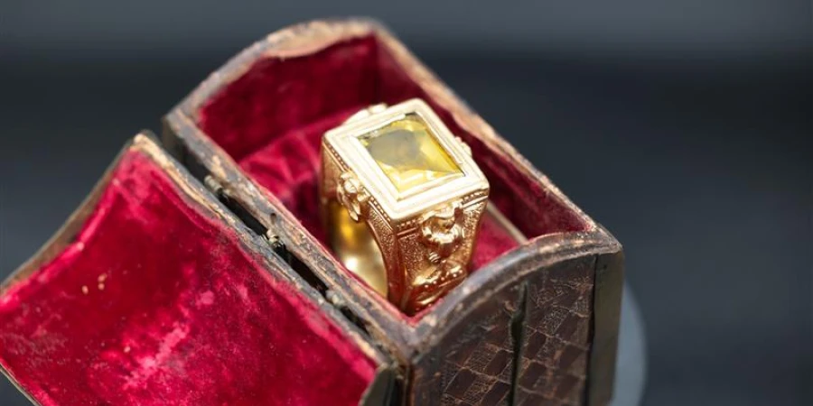 Priest’s collection of ‘old, rare and unique’ papal artifacts coming to ...