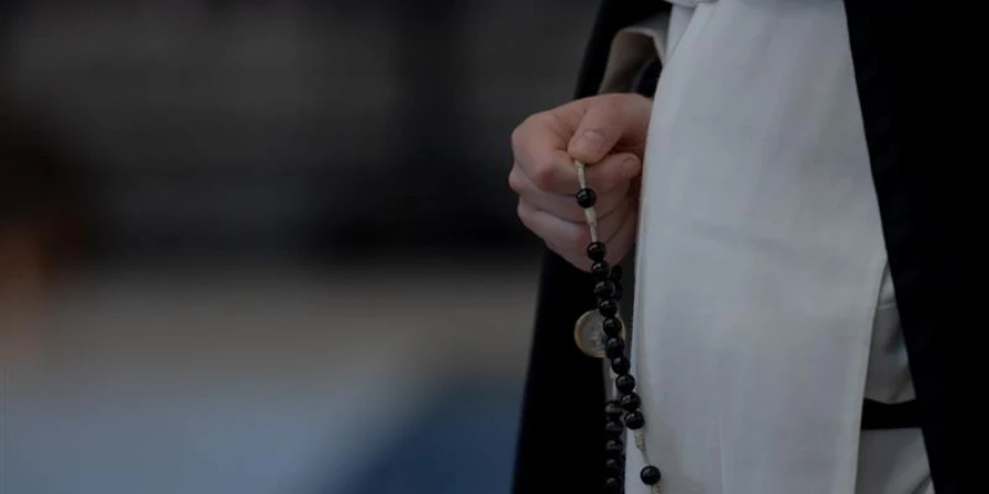 The holy rosary, a spiritual weapon that lights hearts on fire ...
