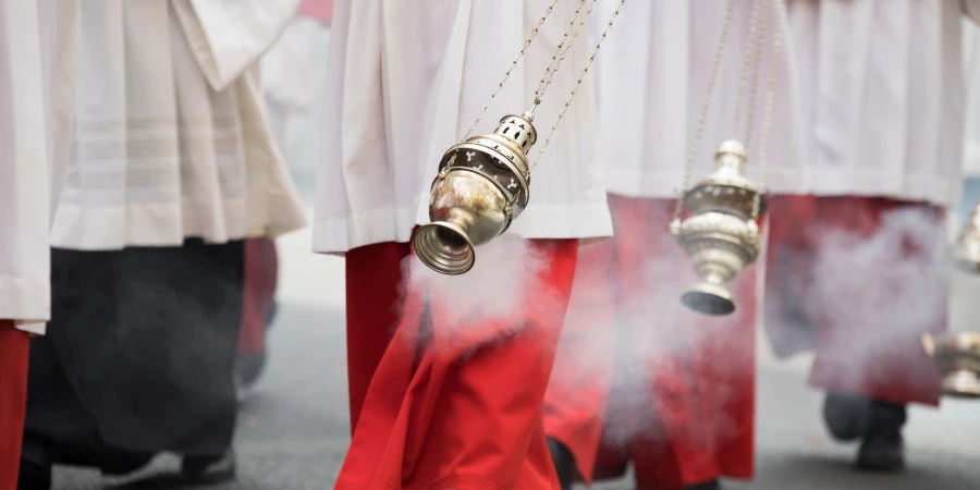 TLM altar boys implore cardinal: Consider our love for Latin Mass ...
