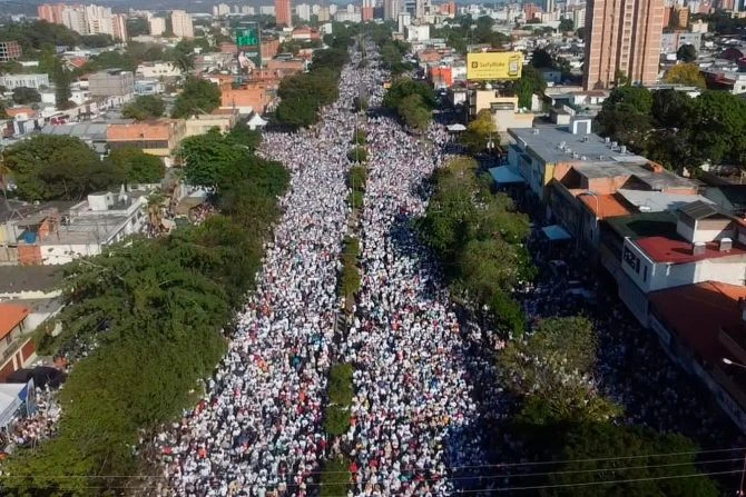 Divine Shepherdess procession in Venezuela draws 2.7 million | Catholic ...
