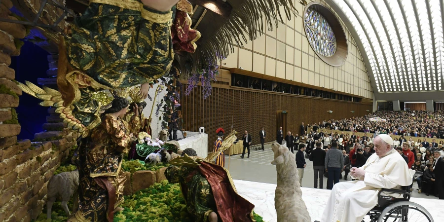 Pope Francis: The manger ‘is the throne of our King’ | Catholic News Agency