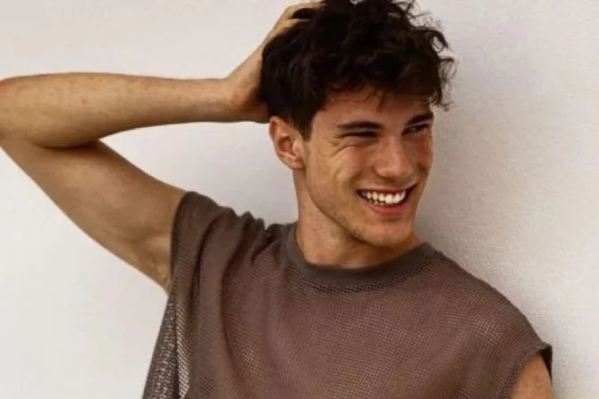 Italy’s ‘most handsome man’ leaves modeling career to become a priest | Catholic News Agency