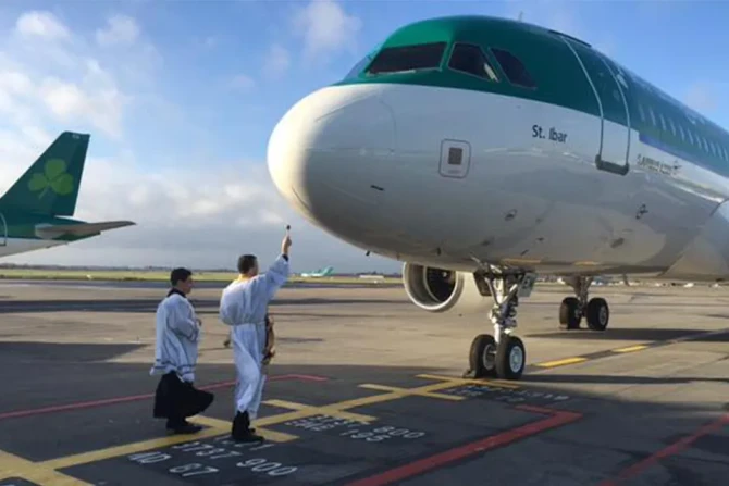 Dublin Airport aircraft blessing: New chaplain continues 77-year Irish ...