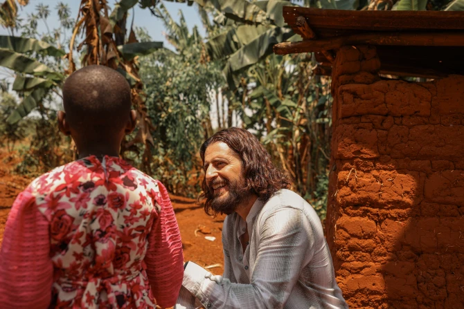 ‘So powerful’: Jonathan Roumie on sponsoring African children through ...
