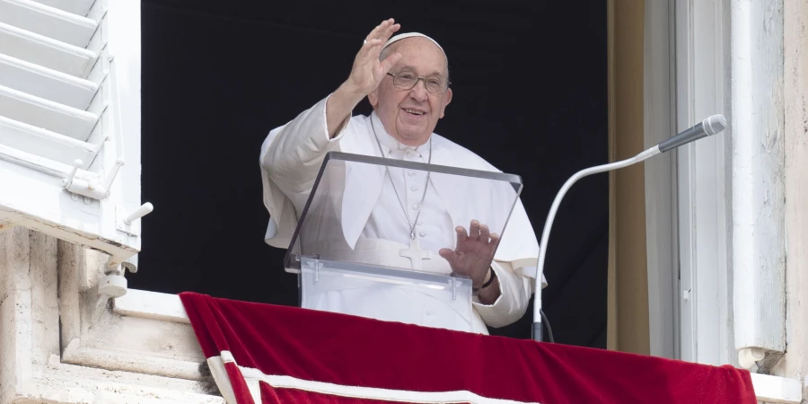 Pope Francis explains why Catholics make the sign of the cross ...