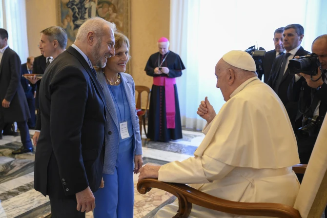 Pope Francis: Secular world needs teachers with ‘a big heart’ and high ...