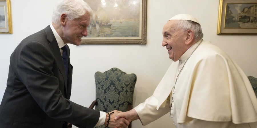 Pope Francis hosts Bill Clinton, foundation head Alex Soros | Catholic ...