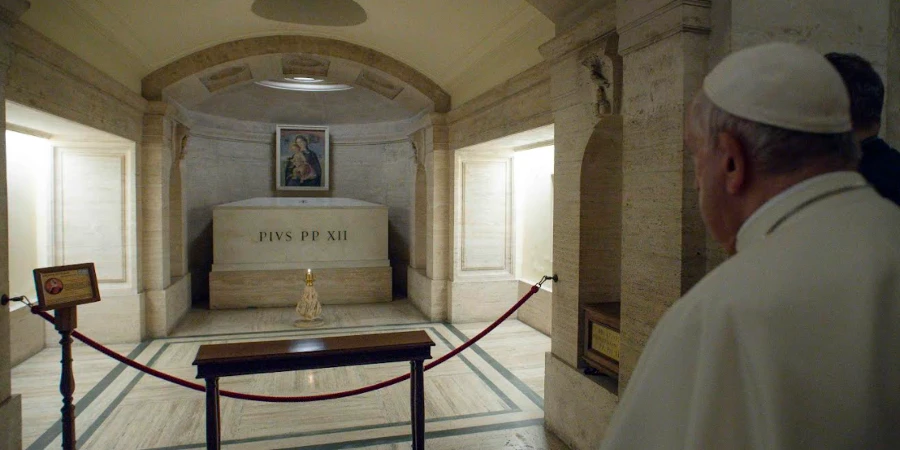 Pope Francis recalls powerful message from Pius XII 70 years later ...