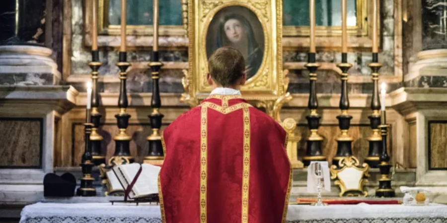 From the Latin Mass to the novus ordo: How did the Mass change? | Catholic News Agency